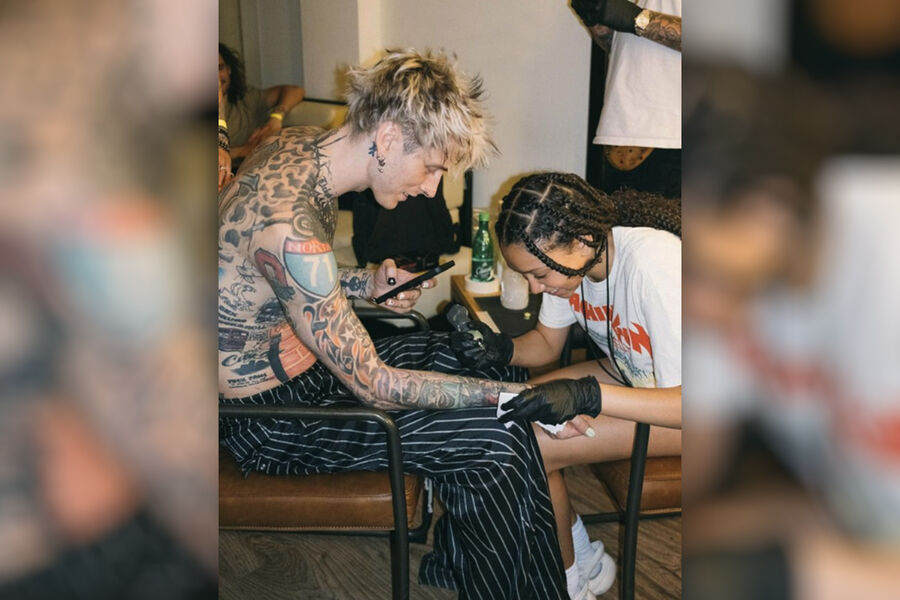 13-летняя дочь Machine Gun Kelly сделала рэперу татуировку - Газета.Ru ...